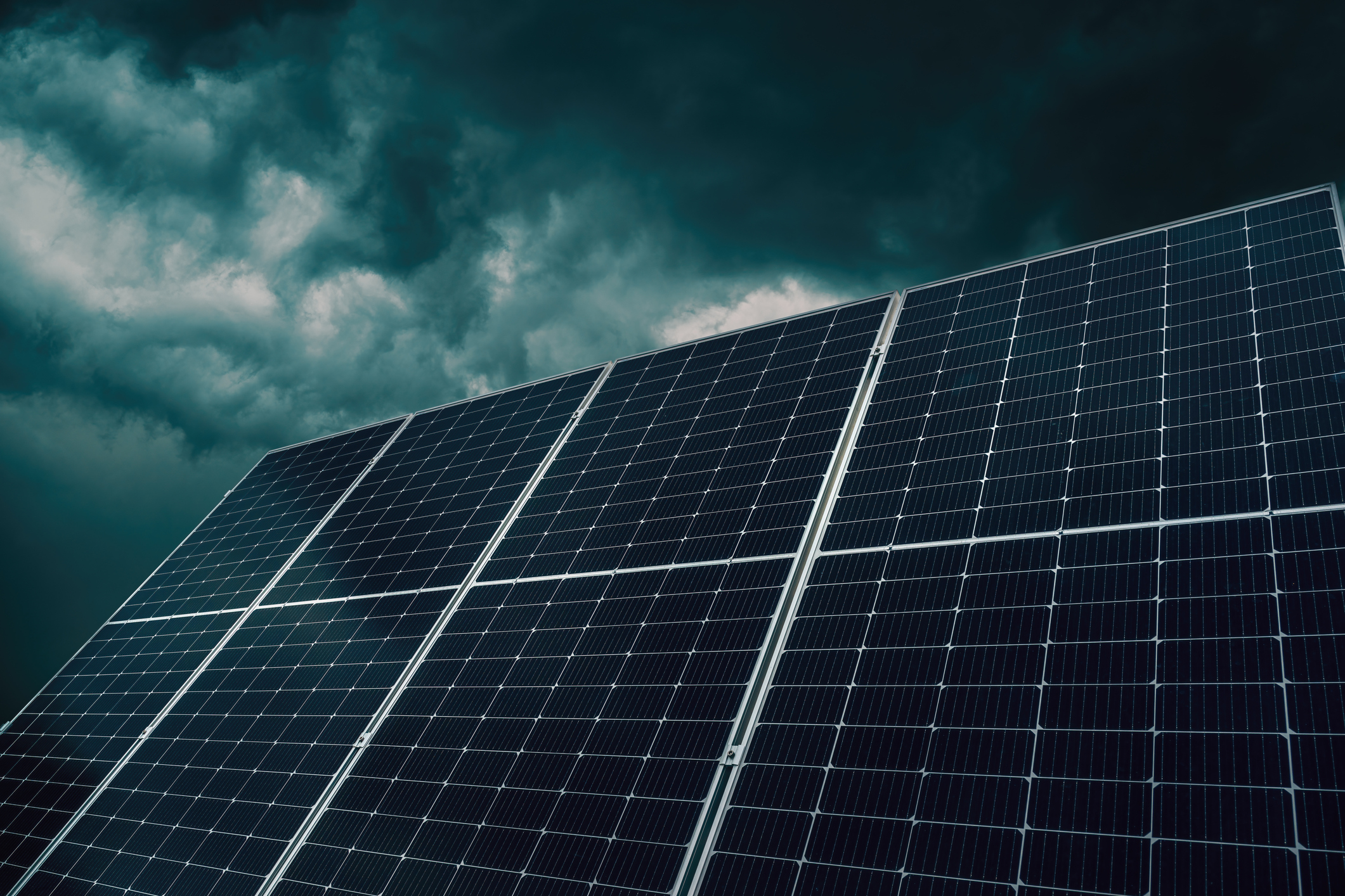 Daqo New Energy Shares Fall 12% After Q1 Losses and Solar Industry ...