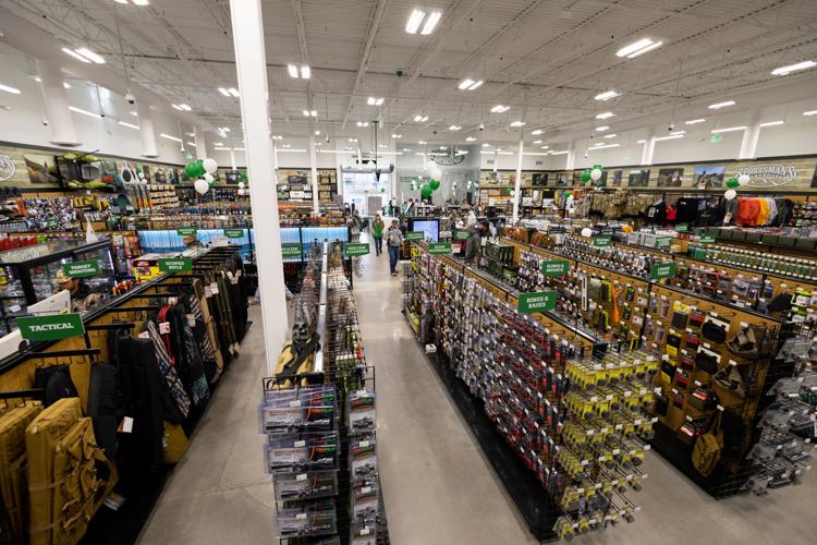 Sportsman’s Warehouse Delivers First Positive Comp in Nearly Four Years ...